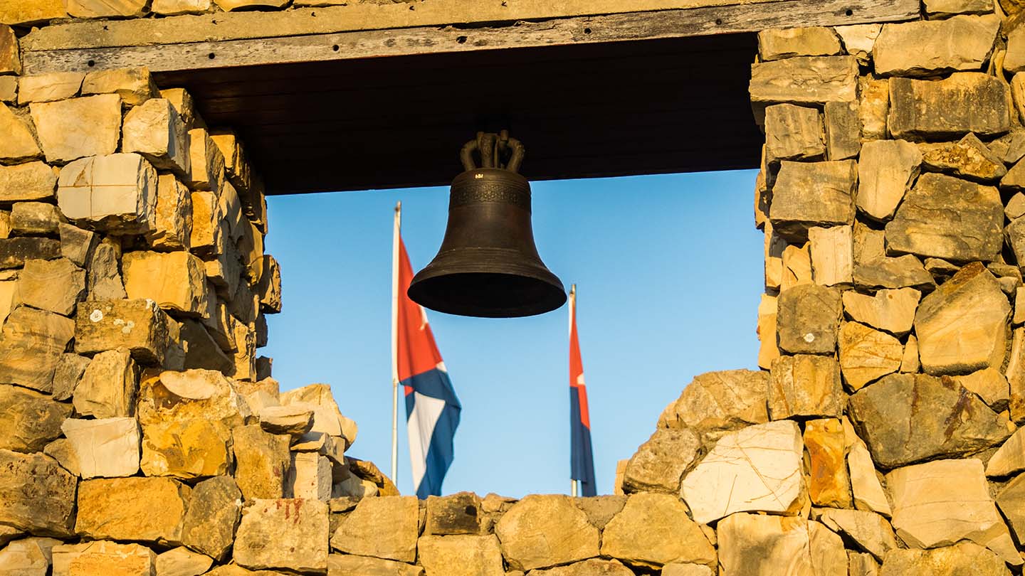 Hacer por Cuba, sus héroes y su bandera (Editorial) | CMKX Radio Bayamo