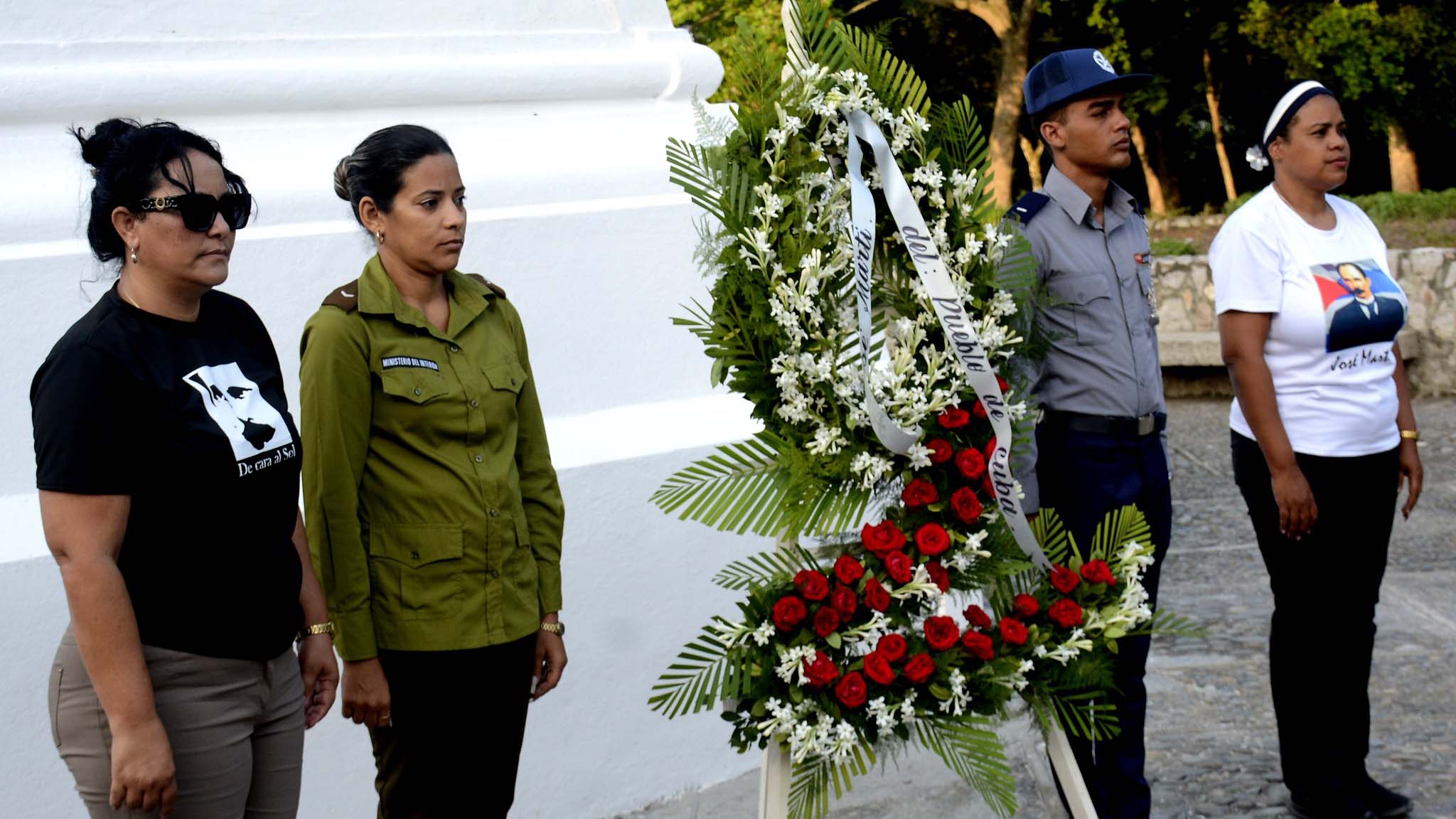 Rinden tributo a José Martí en Granma, a 129 años de su caída en ...