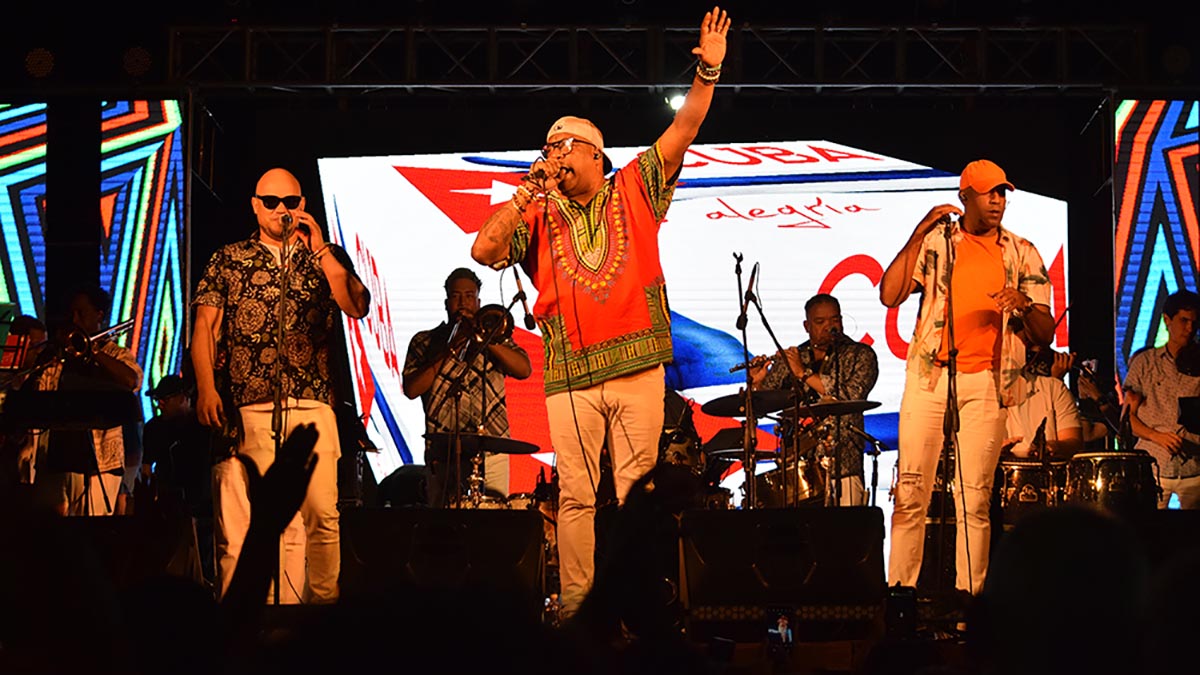 Van Van: 55 años de historia, ritmo y alegría en Cuba | CMKX Radio Bayamo