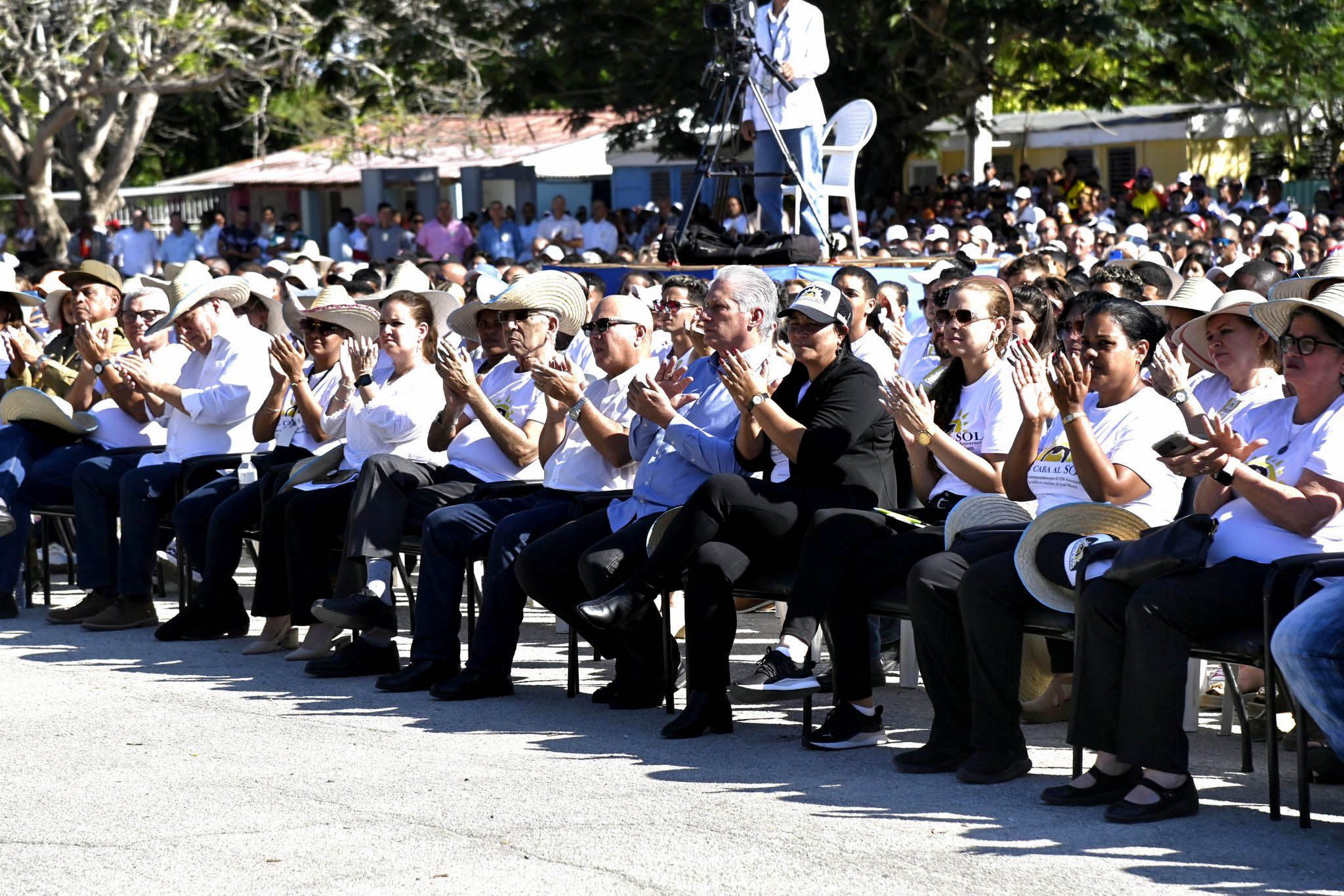 Preside Díaz-Canel homenaje a Martí en el aniversario 130 de su caída ...